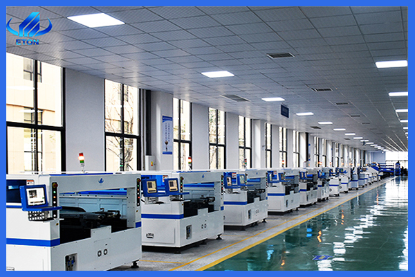 Why does SMT use a dust-free workshop?